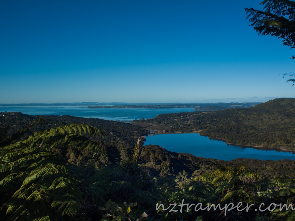 Arataki Visitor Centre to Taumatarea Point loop in Waitakere Ranges ...